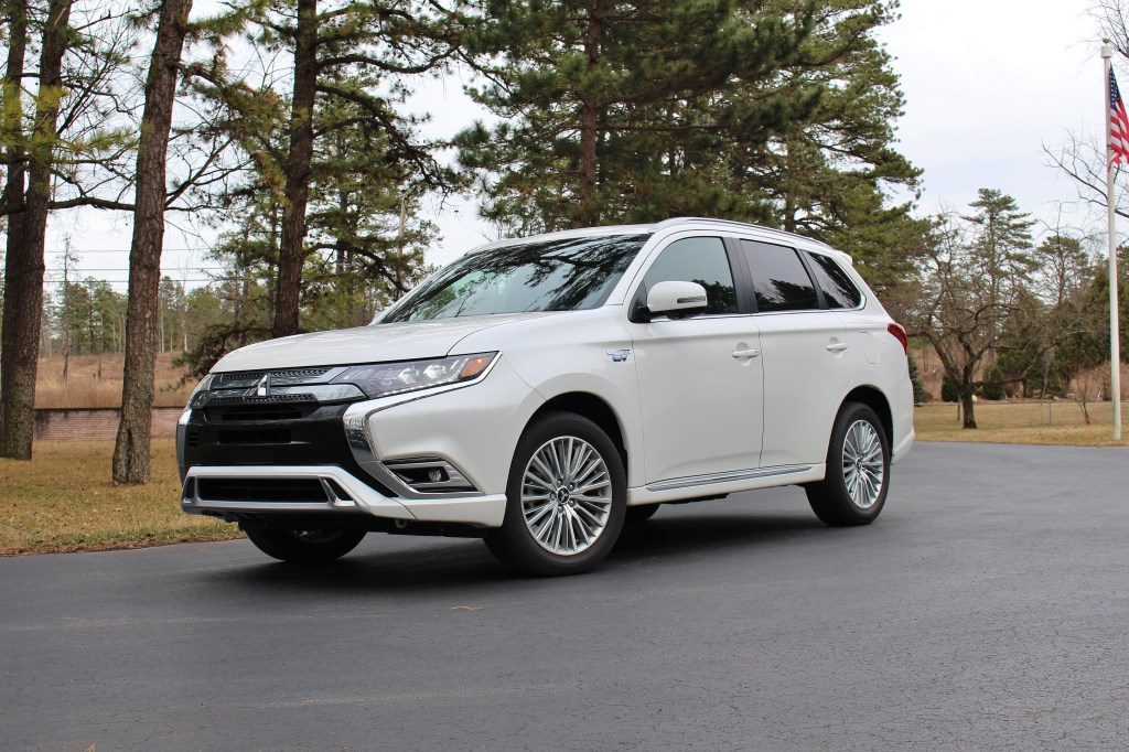 Quick Spin: 2019 Mitsubishi Outlander PHEV – Limited Slip Blog